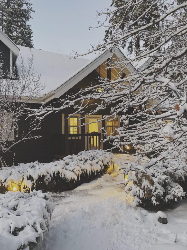 Home - Harvey House - Idyllwild Hotel, Inn, Bed and Breakfast, Weddings ...